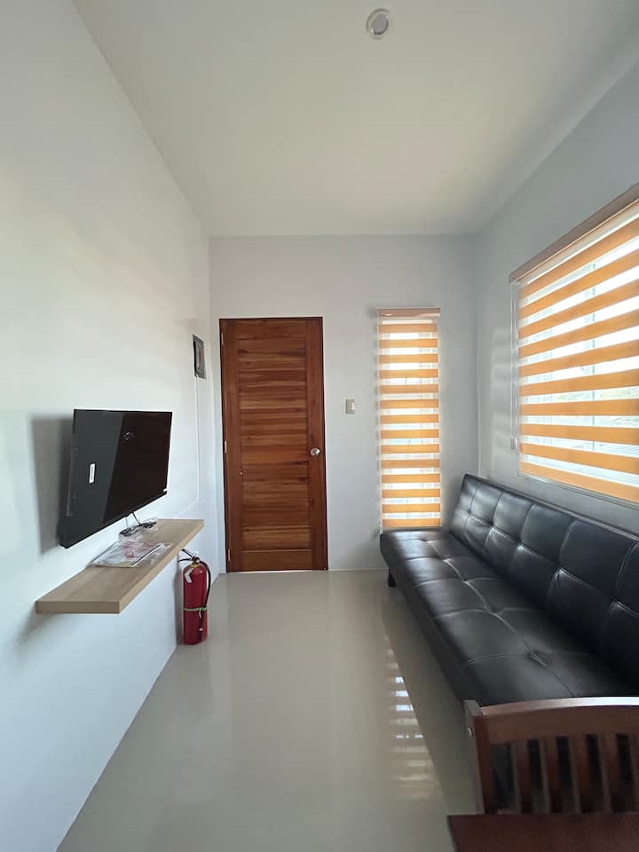 Spacious Unit For Family And Friends - Calatagan