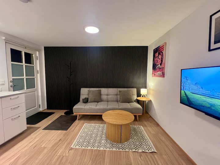 Stylish & Modern Studio Apartment - Islândia