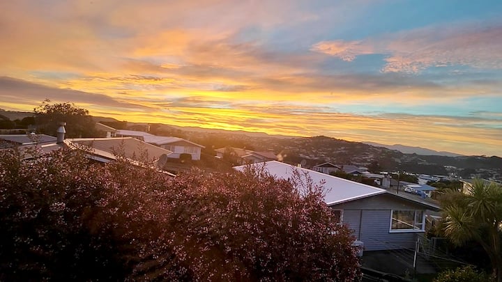 Sunrise & City View 3br | 10min To Cbd - Wellington