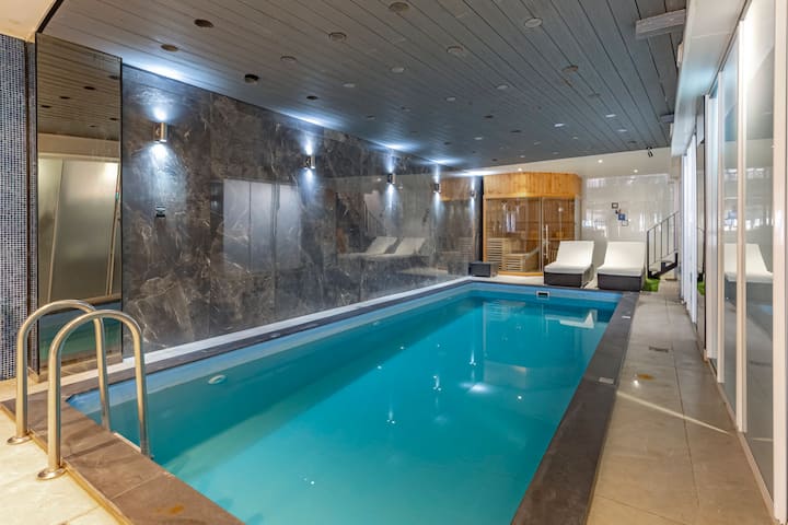 3 Bedrooms House With Indoor Heated Pool. - Harrow