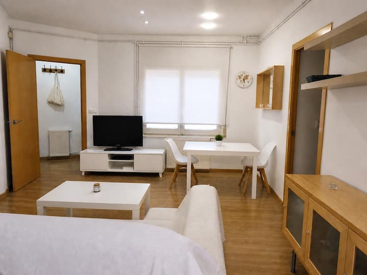 Casa De Pueblo De 2 Habitaciones En El Centro. - Llançà