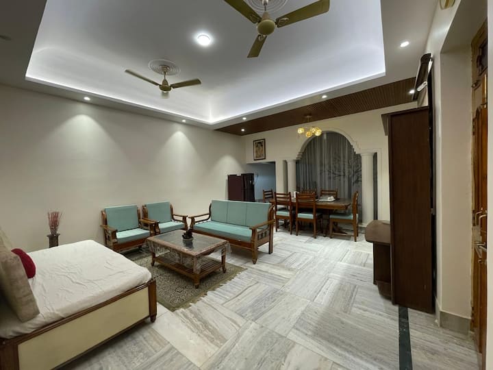Lalit Villa Luxury Geeta Niwas 2bhk - Allahabad
