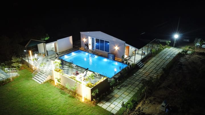 Cherish Farm Stay: Nature, Pool, Luxury Rooms, Bbq - Medchal