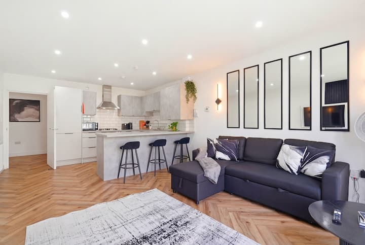 Stunning 2br | Sleeps 8 | Save On Long Stays - Sandwell District