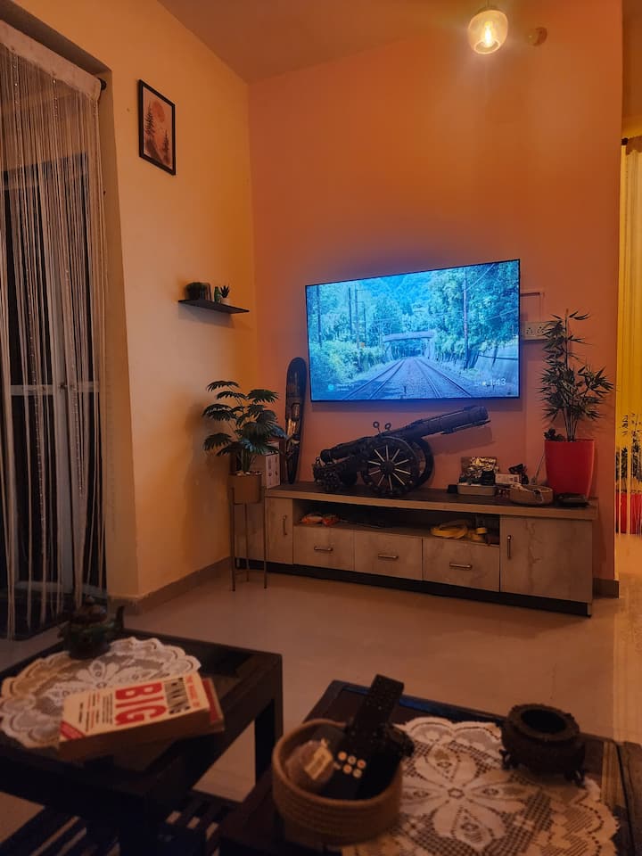 Cozy 1bhk Near Airoli & Rabale | 50' Smart Tv + Ac - Thane