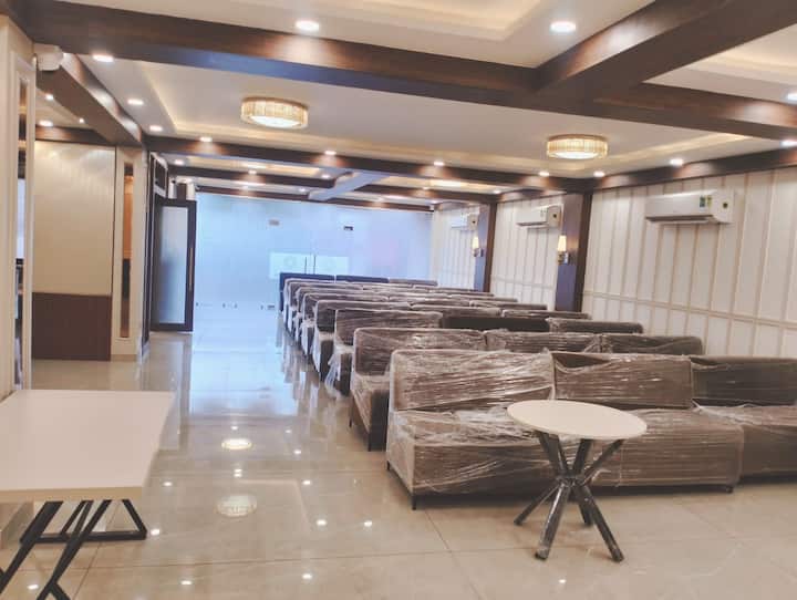 The Garrison Hotel | Superior Ac Room - Meerut