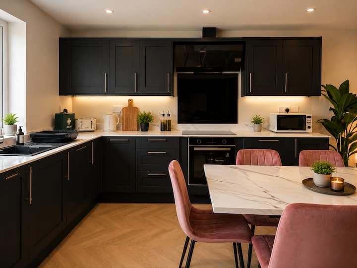 Stylish Windsor Home With 4 Car Parking - Bracknell