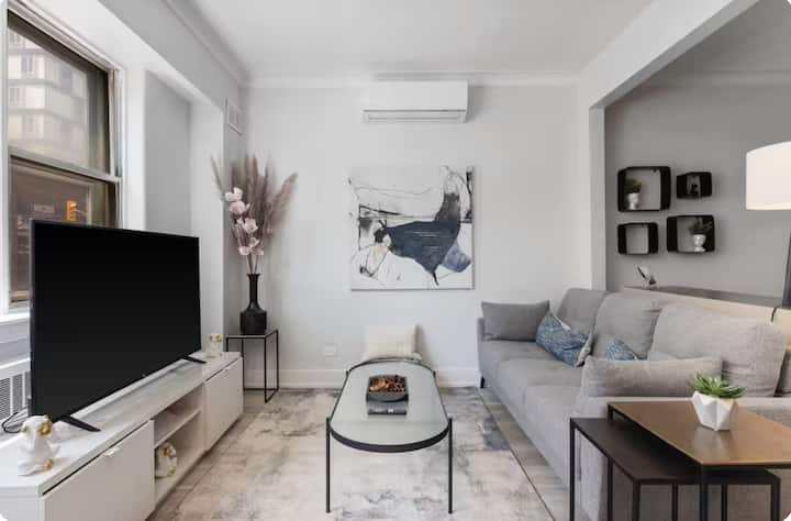 Bright Studio Steps From University Of Ottawa - Ottawa