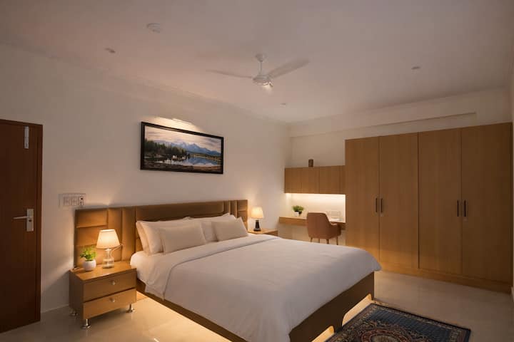 Luxury 1bhk Studio | Balcony | Mansarovar - Inde