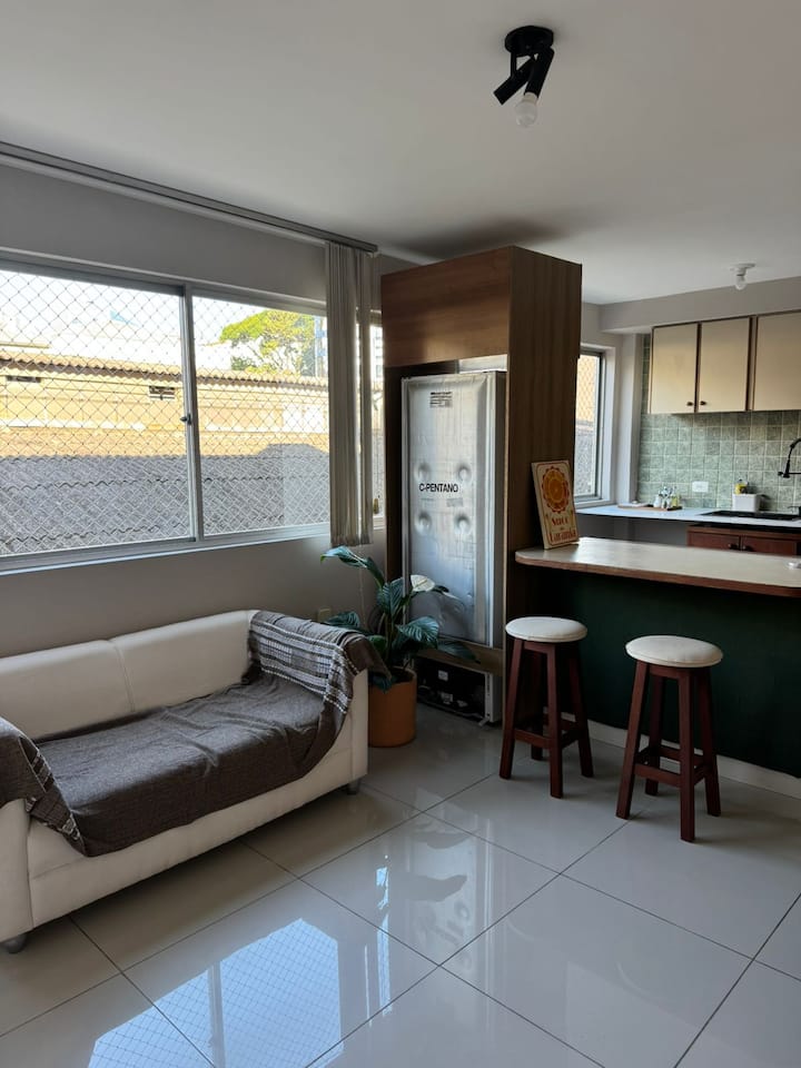 Complete Apt | Civic Center / Close To Everything - Curitiba