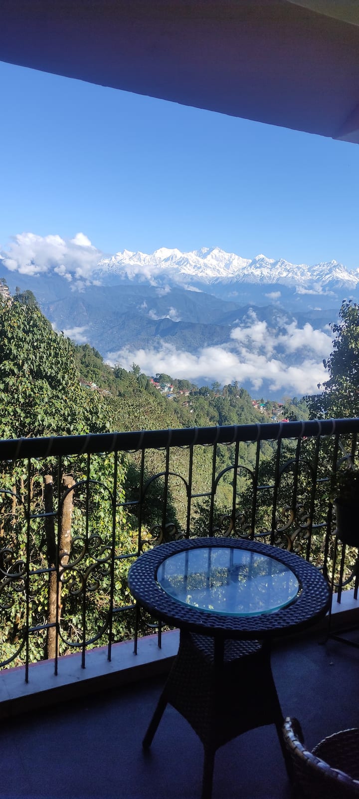 Romantic Mountain And Kanchenjunga View Balcony - Darjeeling