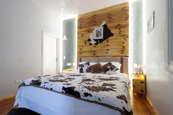 Pousada Kuh Haus - Quarto Kuhliebe - Amor De Vaca - Treze Tílias