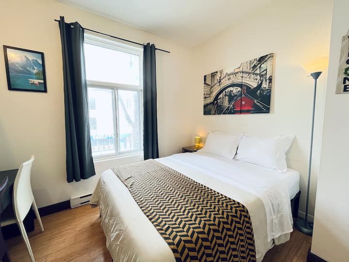 Boutique Stay In Little Italy 2 - Montreal