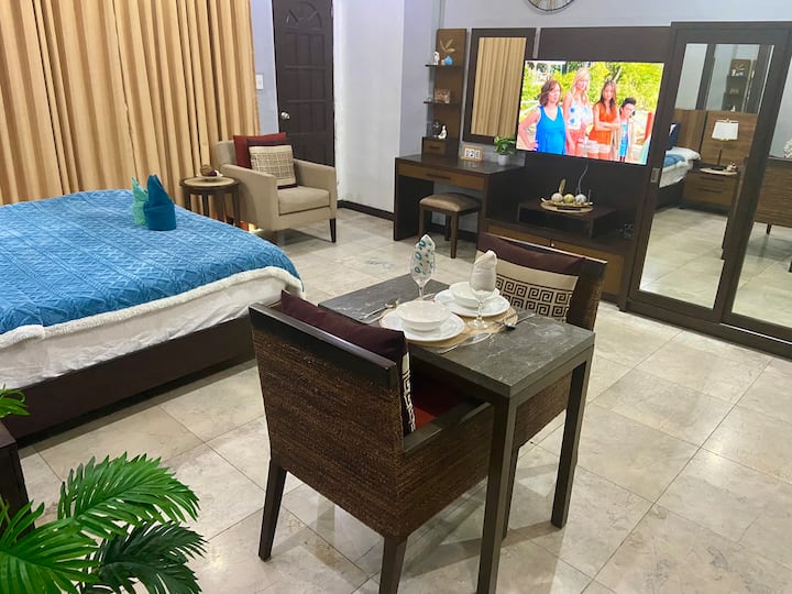 Luxurystudio W/hottub-kb-kitchen-netflix-disney+ - Angeles