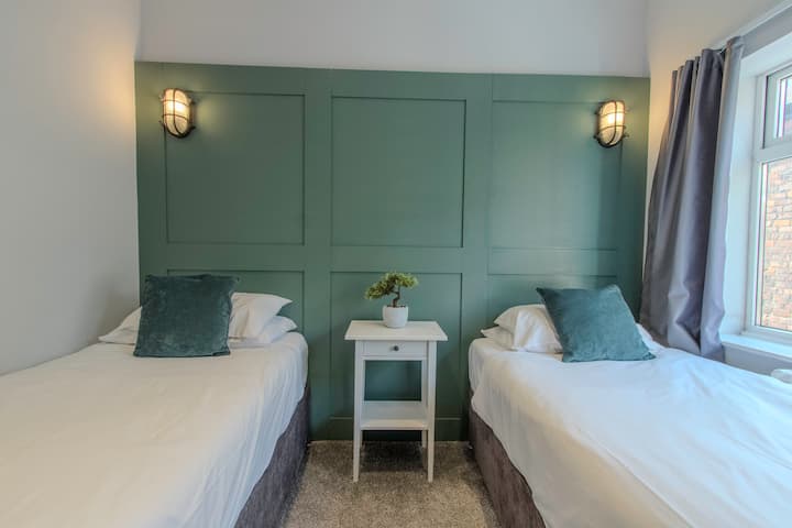 The Southport Seaside Snug - Suite 6 - Southport