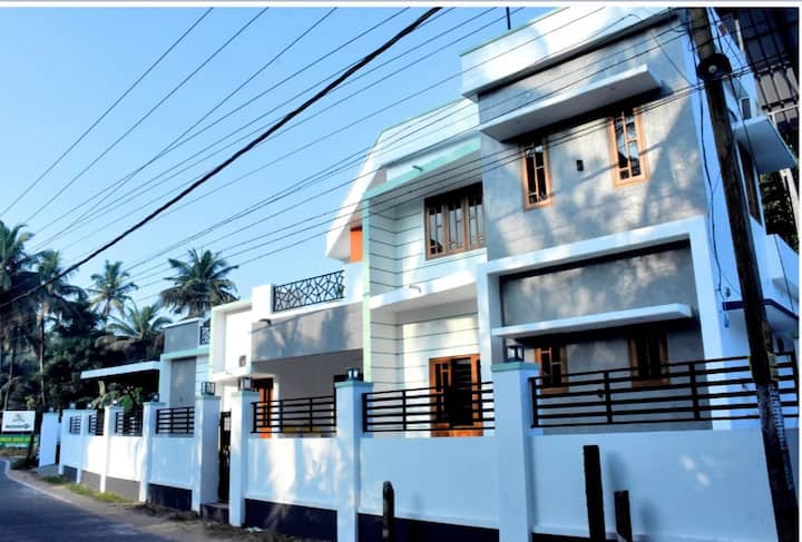 Backwater Bliss Villa - Kumarakom