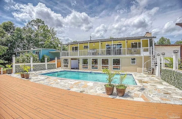 Cozy Hidden Gem W/ Pool & Lake, Near Beaches - Milton, FL