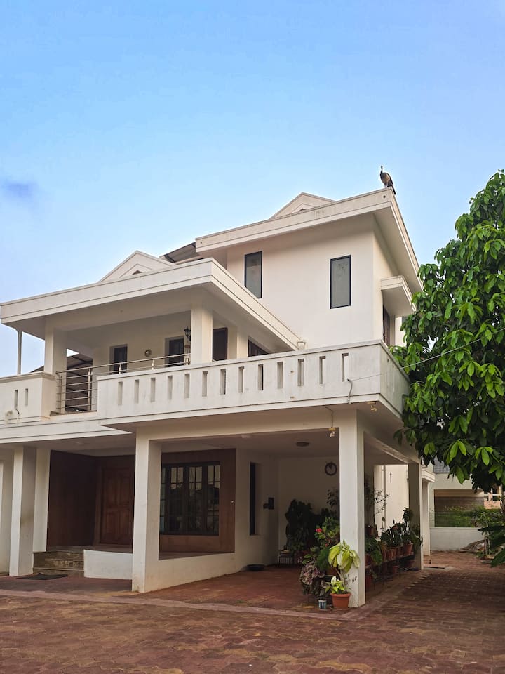 Private 4bhk Villa - Chris Homestay By Urbanease - Mangalore