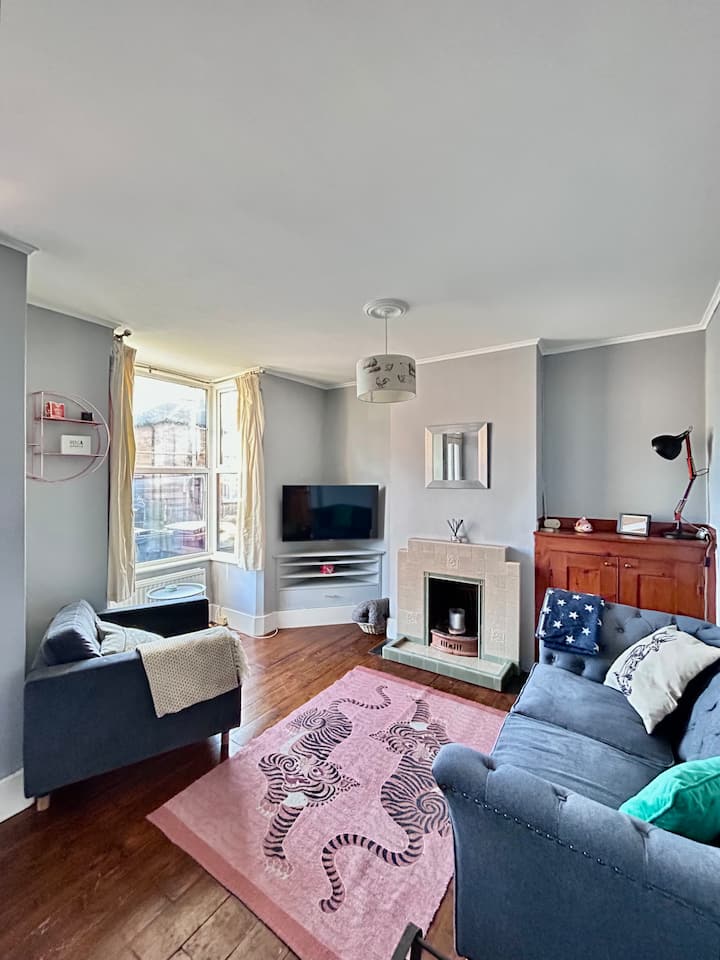 Charming 2 Bed Terrace In Central Caversham - Henley-on-Thames