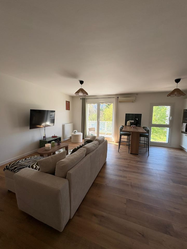 T2 Tout éQuipé à 2 Min De La Gare. - Gières