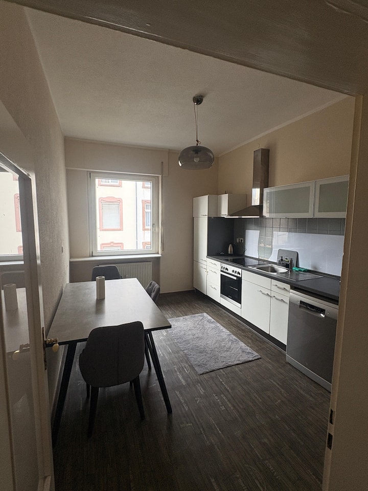 Zentrale Wohnung In Offenbach Mit Balkon - Offenbach