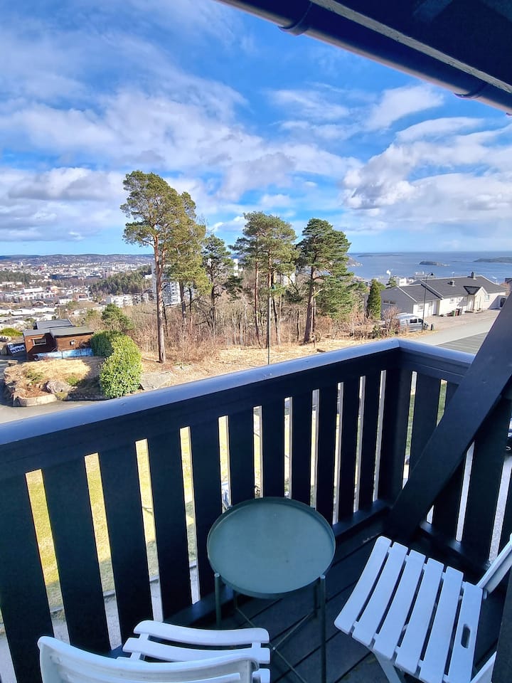 Familievennlig Rekkehus Med Hage – 7 Sengeplasser - Kristiansand