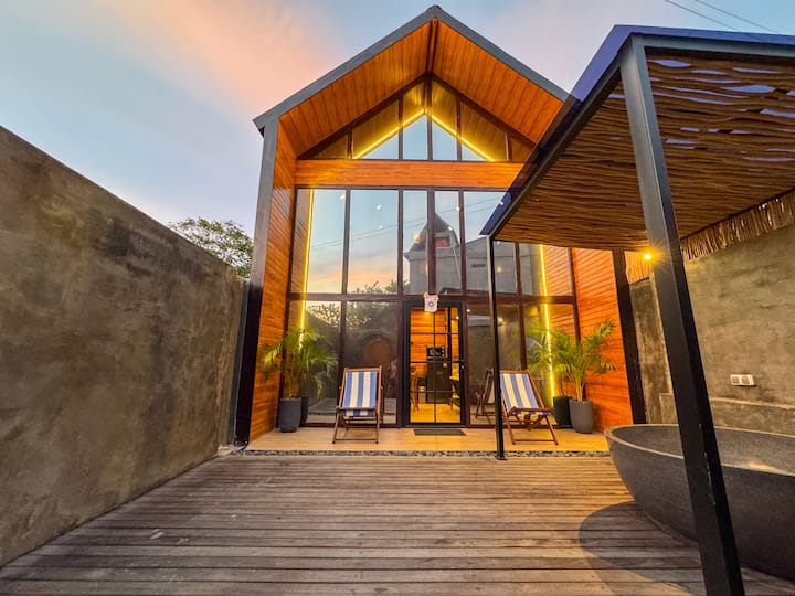 Brand New! Romantic Minimalist Escape Wooden House - Jimbaran