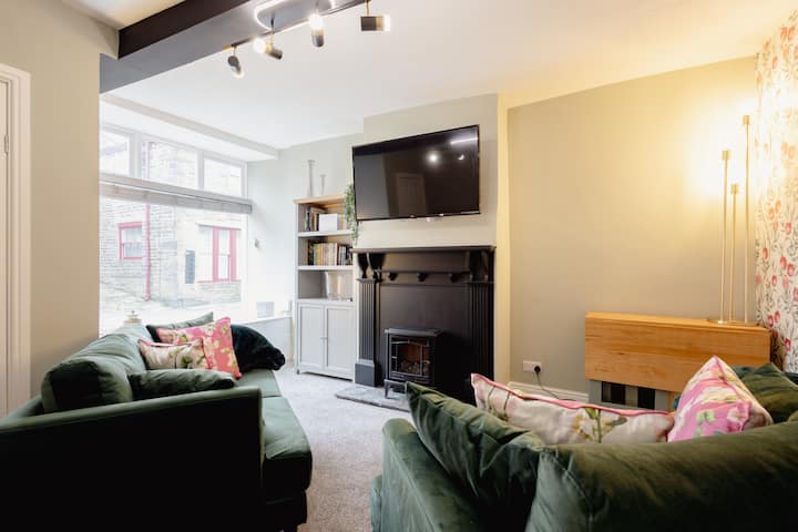 The Old Sweet Shop Near Brontë Birthplace - Keighley