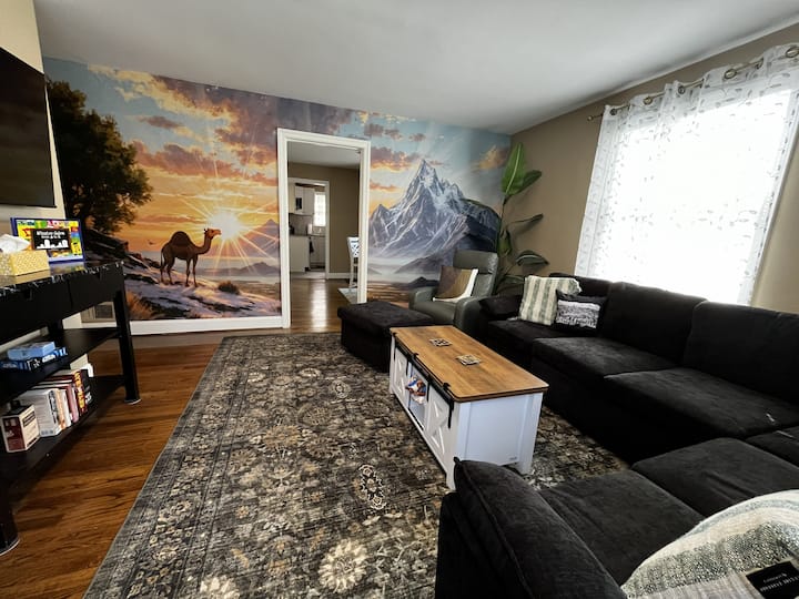 Camel City Oasis * * Sleeps 8 * * Near Old Salem - Winston-Salem, NC