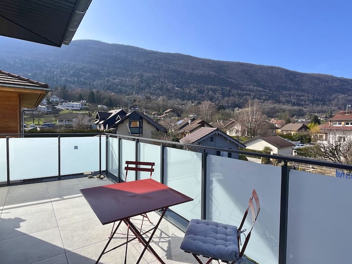 Minimaliste : Terrasse, Parking, Lac Annecy - Sévrier