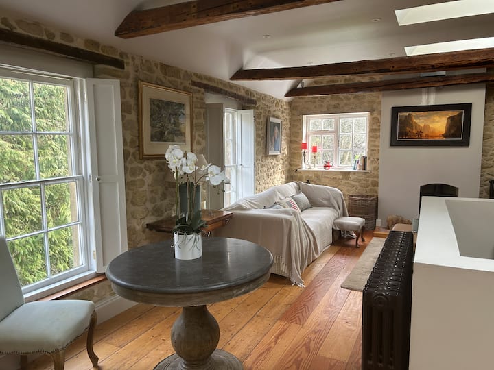 Gorgeous Stone Cottage Nestled In The Surrey Hills - Shere