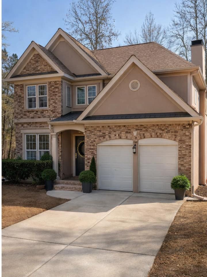 Luxury 2br Retreat | Private Patio • Quiet & Clean - Stone Mountain, GA