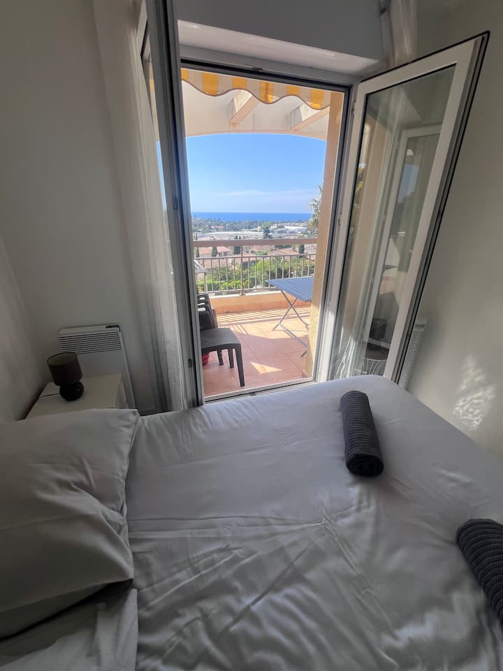 Deux Pièces Vue Mer Et Piscine - Agay