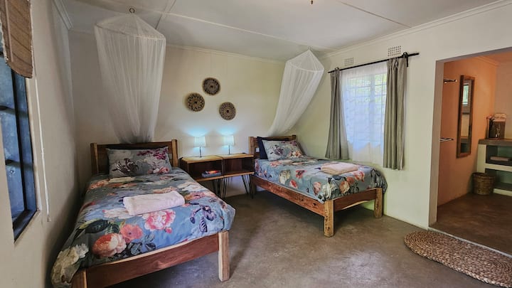 Twalumbu Cottage - 2 | 2 Single Guest Farm Stay - Zambia