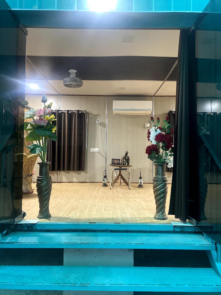 Container Stay Near Highway | Parking & Garden - Kishangarh