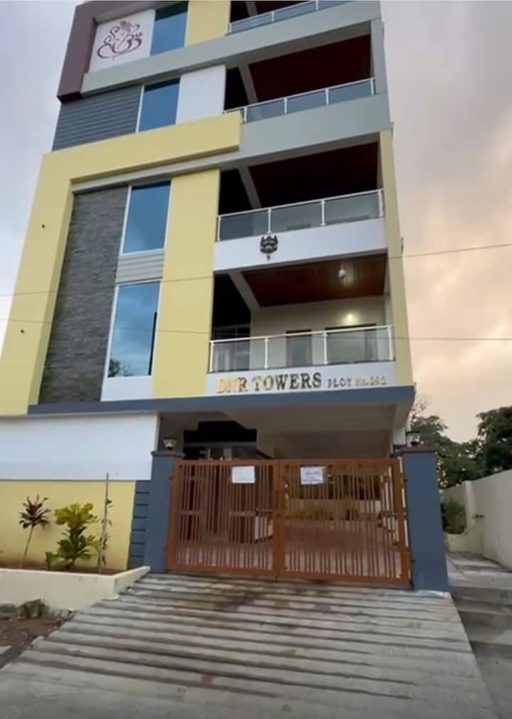 Stay For Families & Bachelors At Kompally Bridge - Medchal