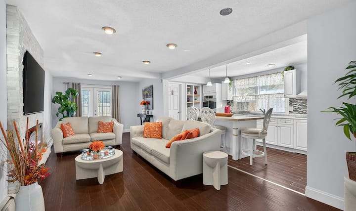 Cute Apartment Located In Downtown East Haven - Branford, CT