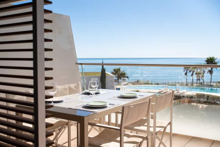 Modern Frontline Apt With Indoor/outdoor Pool - Estepona