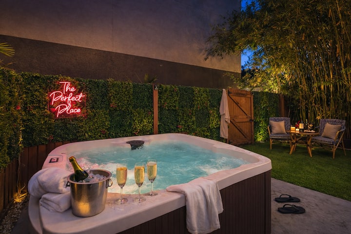 Hot Tub W/ Private Patio | Walk To Lake + Downtown - St. Petersburg, FL