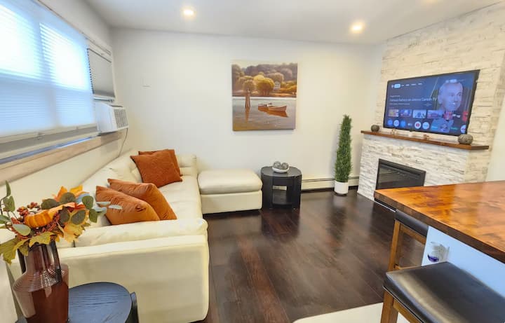 New! Apt Near Yale With Ensuite Laundry, Patio - Branford, CT