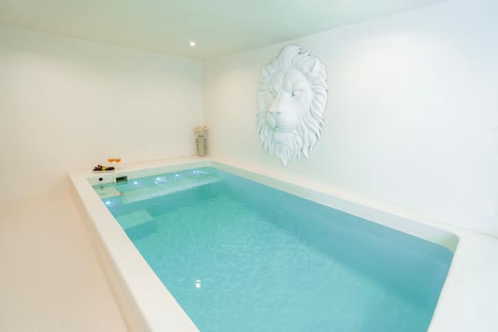 Casasaga Santorini Private Pool Room In Bangalore - Bangalore