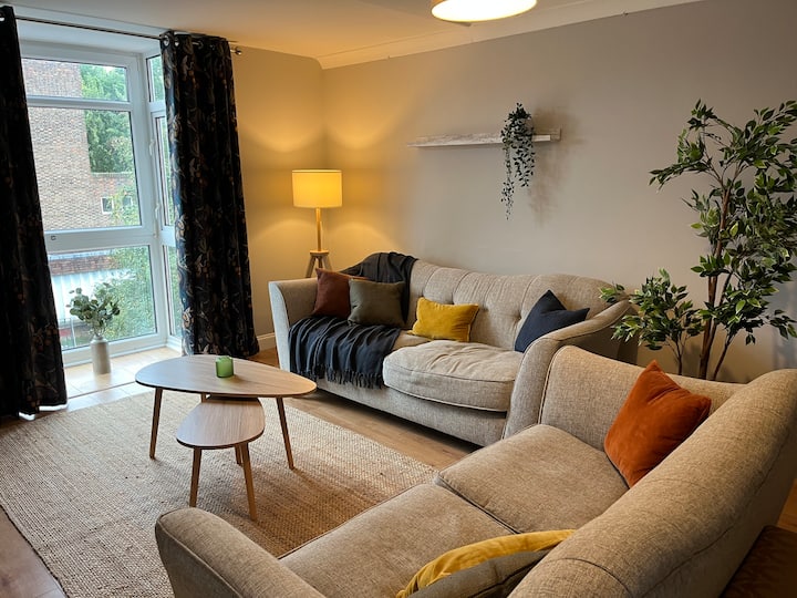 Central Abingdon 2-bed | 2 Ensuite | Parking - Didcot