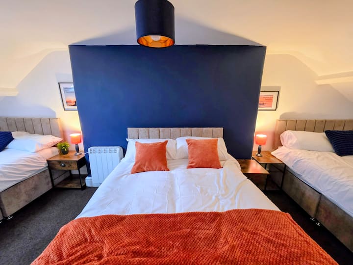 Enid's Place - Aberystwyth