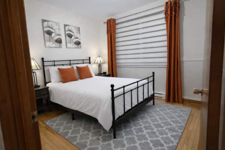 Cozy 3br Getaway With Backyard & Included Parking - Varennes
