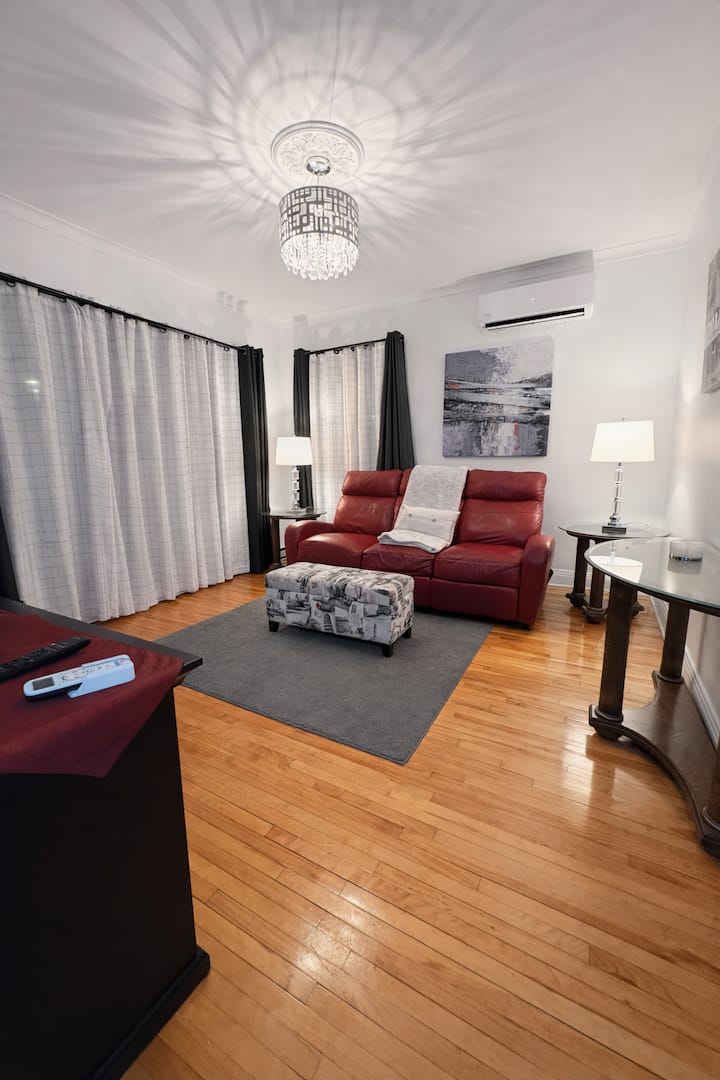 Bright 3br Montreal Home | Free Driveway Parking - Varennes