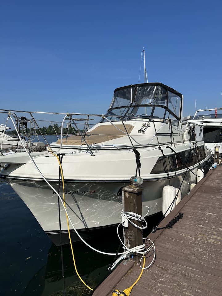 Summer Suite Yacht - Alexandria Bay, NY
