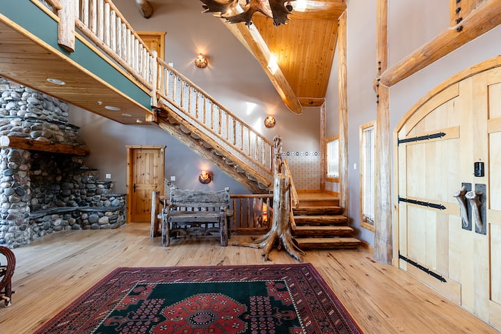 Cypress Chalet (Elkwater) Nature, Views, Adventure - Alberta