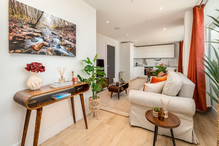 The Stadium Penthouse | Luxury Living In Wembley - Harrow
