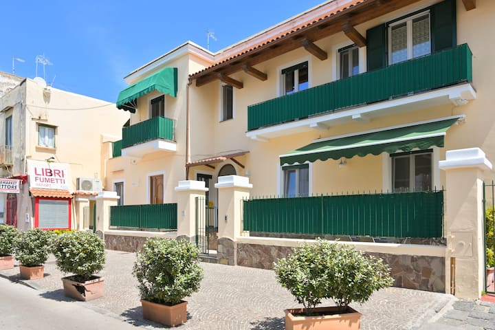 Mimosa Elegante – A Due Passi Dal Mare E Dal Corso - Ischia