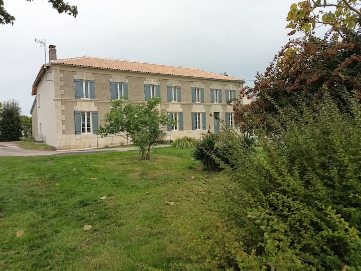 Privatisation Domaine Pour 28 Personnes Maximum - France